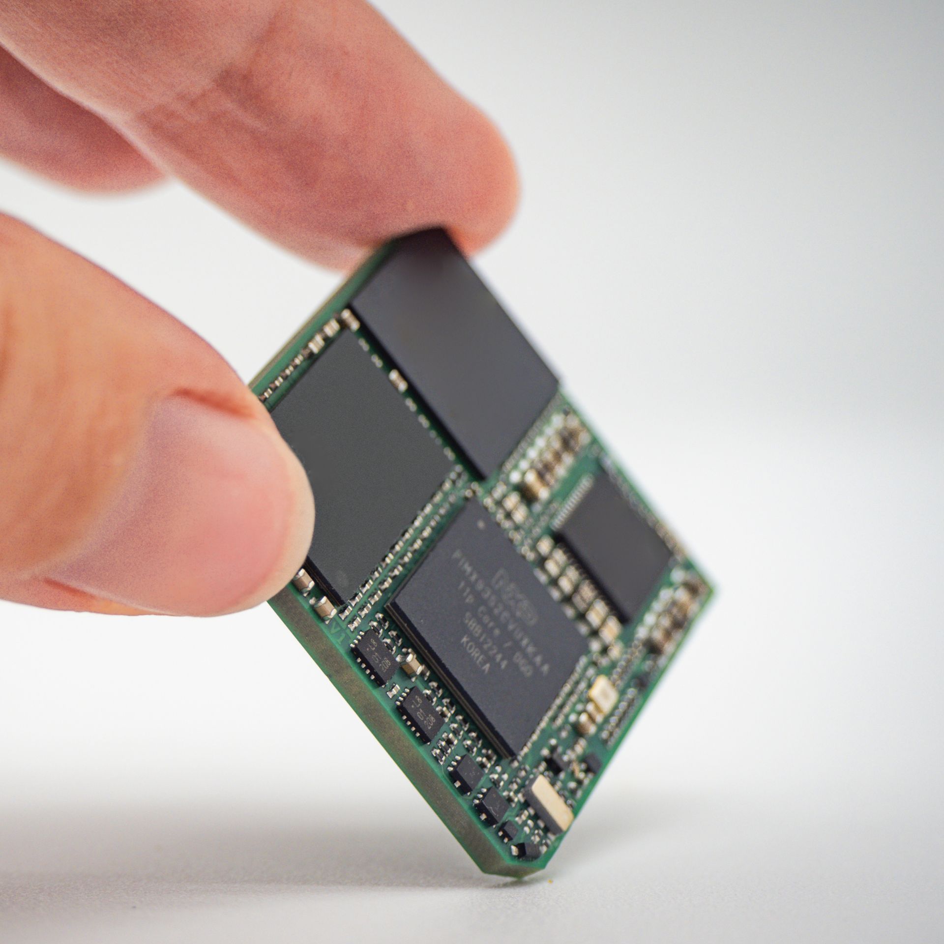 Avnet Embedded’s solder-on OSM modules for fully automated production - Tria